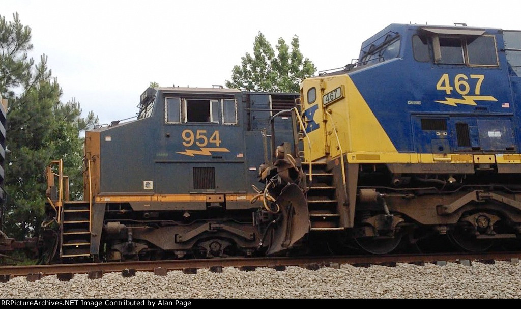 CSX 467 and 954 pass